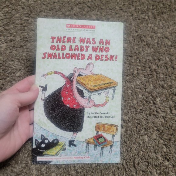 Scholastic | Other | 5 There Was An Old Lady Who Swallowed A Desk Kids ...